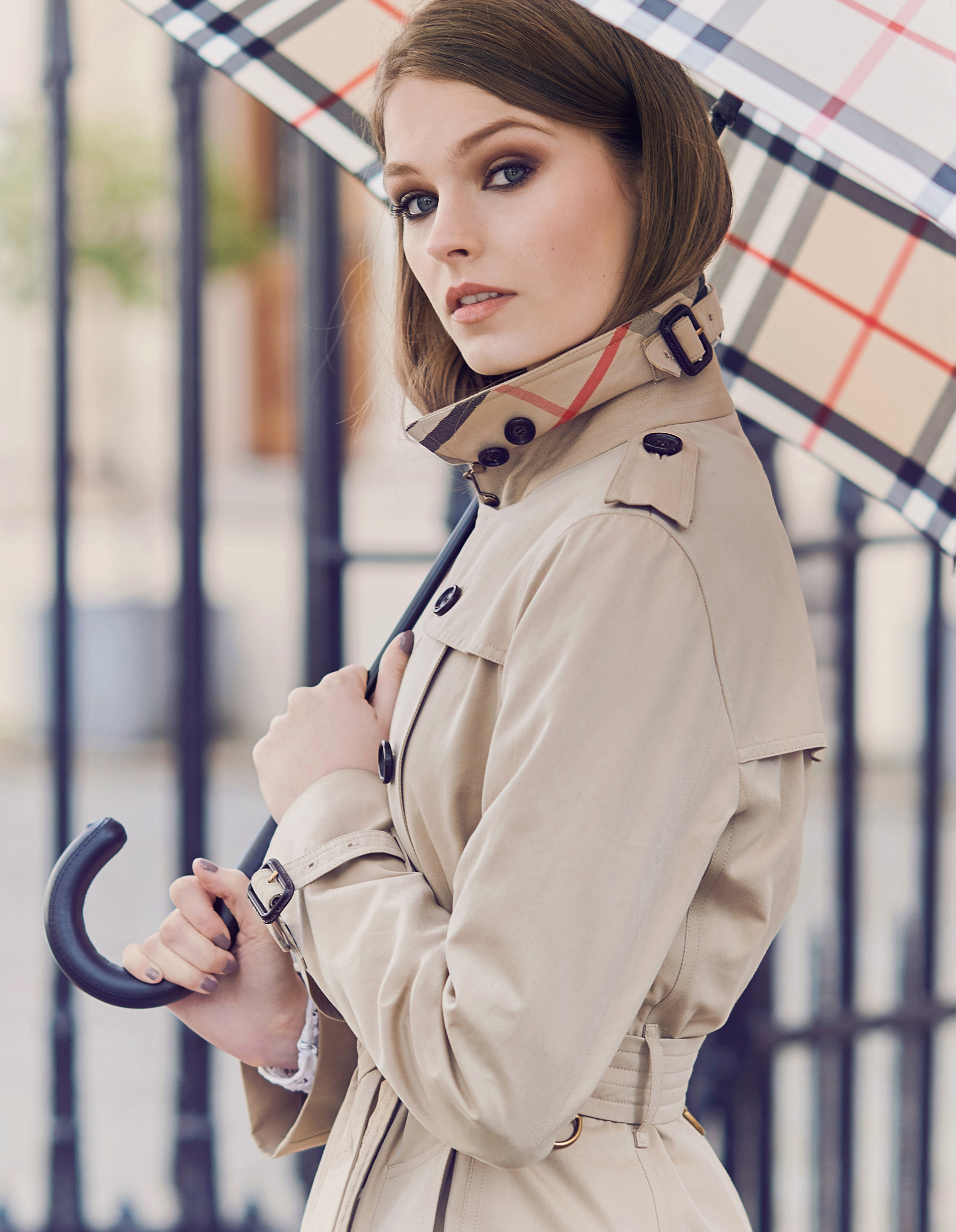 Julie Read | Hair & Makeup Artist - Editorial | Carol Hayes Management